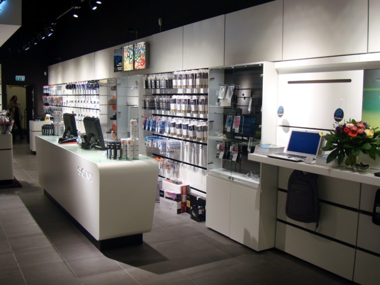 Electronics Floor and Wall Display - WALLS+FORMS