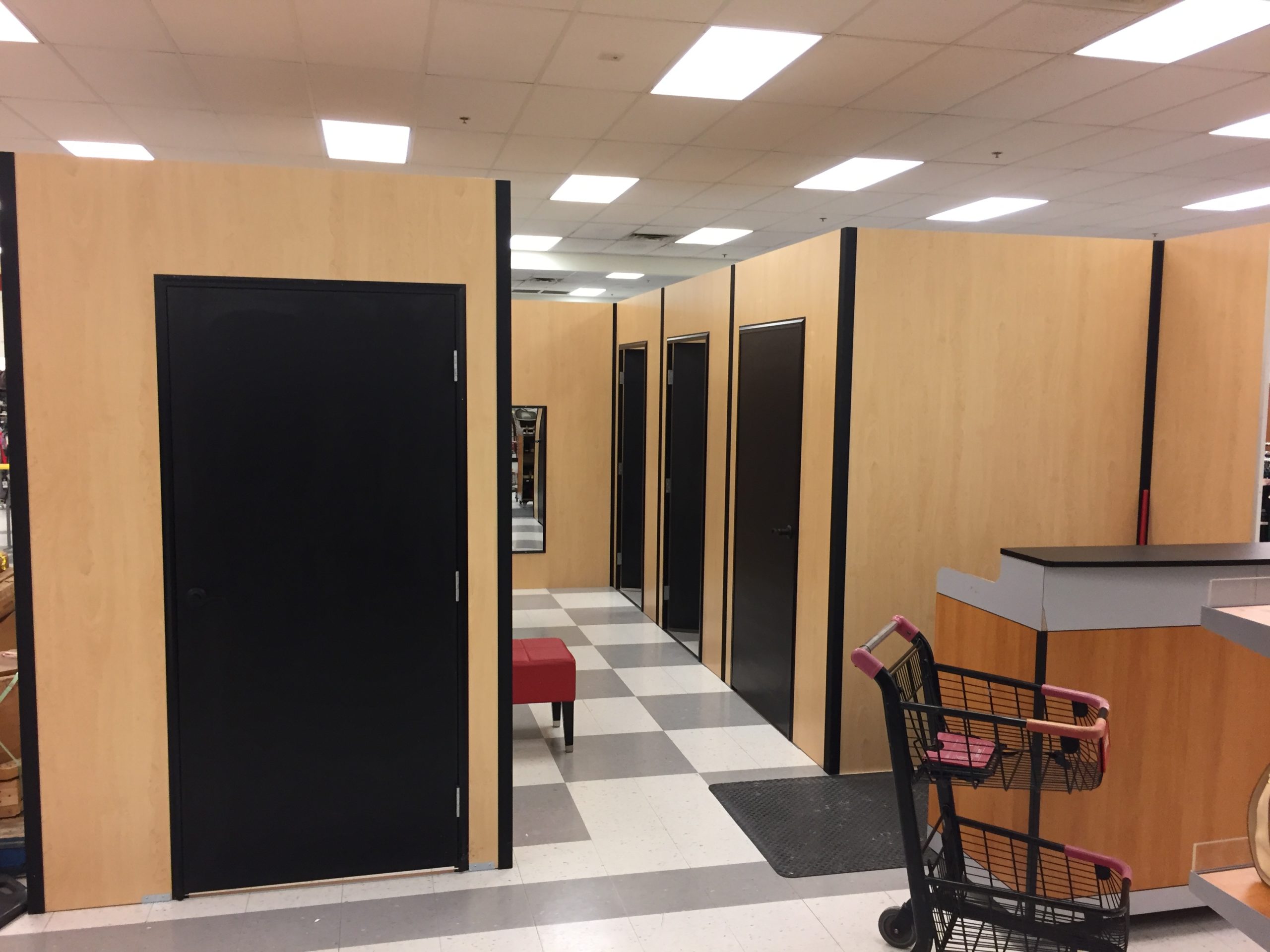 Fitting rooms - WALLS+FORMS